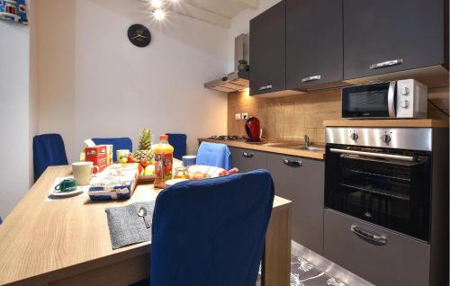 2 Bedroom Lovely Home In Castellammare Del Golf - Castellammare del Golfo