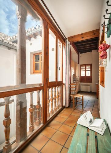 Spacious Sunny And Quiet Albayzin Apartment - Grenada