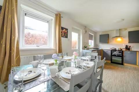 R3hl Double Room Near City And Airport - Leeds