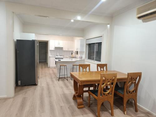 Spacious And Comfortable Queen Room - Nm1 - Parramatta