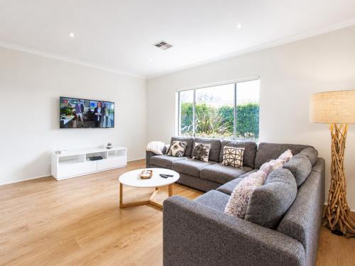 Contemporary Cove - Cosy Winter Retreat - Busselton