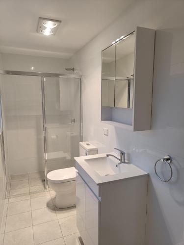Queen Room - Train Station & Shopping Centre - Nm8 - Parramatta