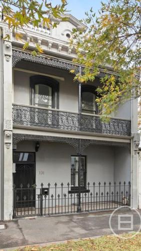 A Tower Of Living, Victorian Terrace Gem - Kensington