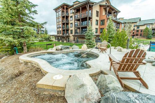 First Tracks Studio W/ Pool - Steamboat Springs, CO
