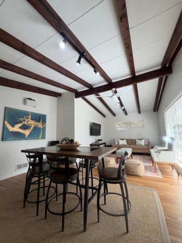 Peachmoonhouse Near Truist Park & Mercedes Stadium - Marietta, GA