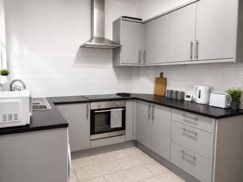 Modern Barnsley Stay I Parking & Fast Wifi - Barnsley
