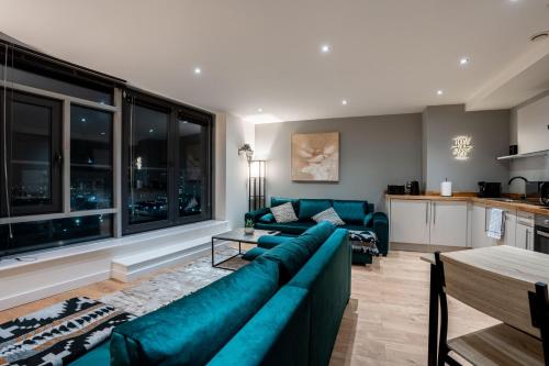 Leeds Central Riverside Apartments With Balconies - Leeds