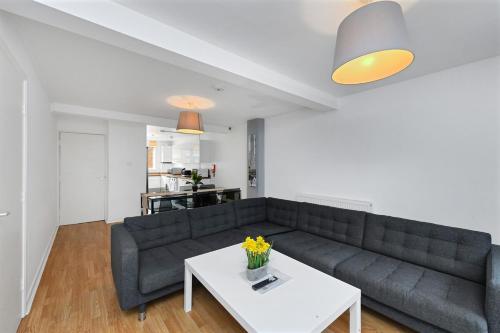 Spacious 6-bed Home Sleeps 12, Near Highfields Park - Nottingham