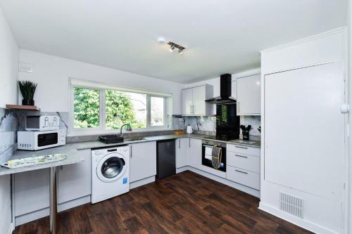 2-bed In Quiet Area, Easy City & Transport Access - Nottingham