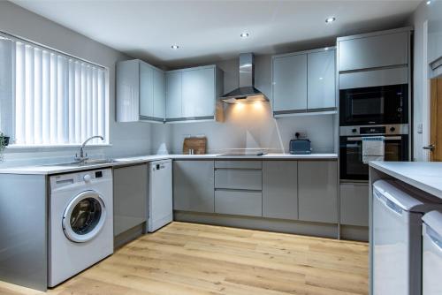3-bed House - Ideal For Contractors And Families - Nottingham