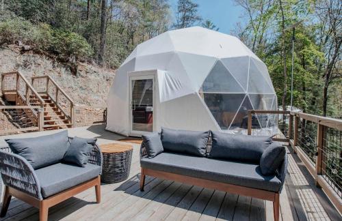 Family Adventure In A Unique Dome Near Fall Branch Falls, Cherry Log, Ga - 블루 리지