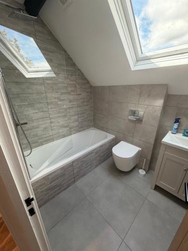 Windsor Flat 90a - Slough