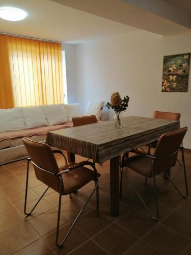 Mediterran Apartmanhaz - Kecskemét