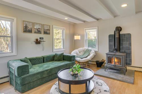 Tranquil Catskills Home W/ Creek & Fire Pits - Livingston Manor, NY