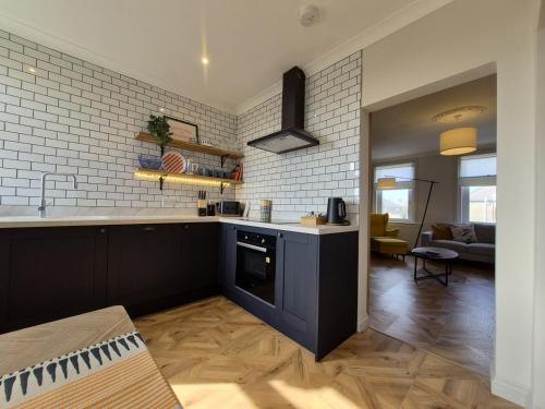 Heathfield Rest - 2 Bed Apartment - Prestwick