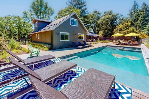 Modern Country Retreat Close To Sonoma Plaza - Sonoma, CA