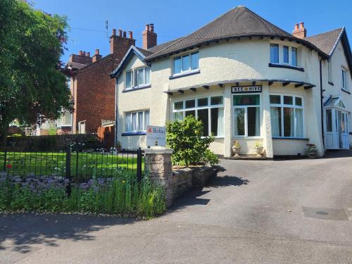 The Beehive Guest House - Alton