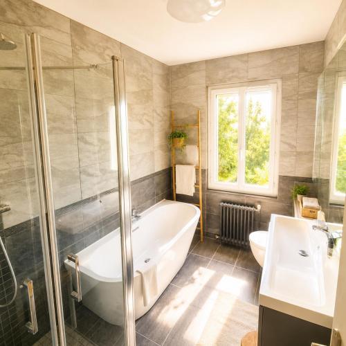 Maison 8p Avec Jardin, 2 Salons & Parking - Essonne