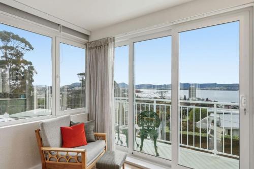 Designer Stay With River Views) - Hobart