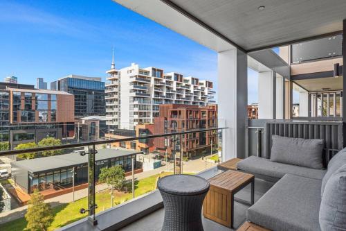 Chic 1-bed Apartment With Secure Parking - Auckland