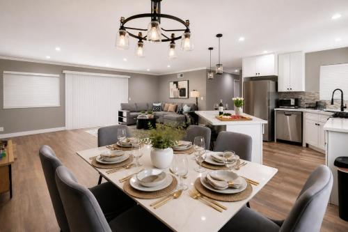 Spacious Home Near Disneyland Beach W Game Room - Orange, CA