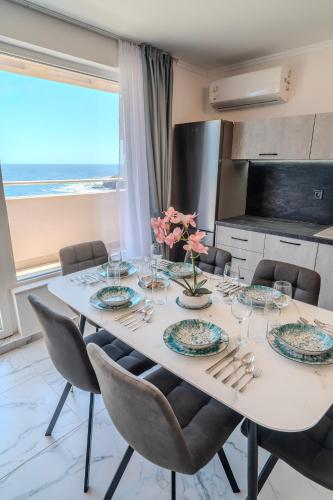 Sea View Luxury Apartments-infinity Sea Panorama Suite - Ahtopol