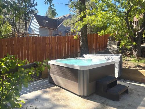 Chalet Des Ours -Comfortable And Spacious Home With Wifi! Close To Everything! - Big Bear Lake, CA