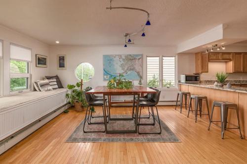 Bootleggers Condo 2 Bedroom Modern Condo In Heart Of Downtown - Anchorage