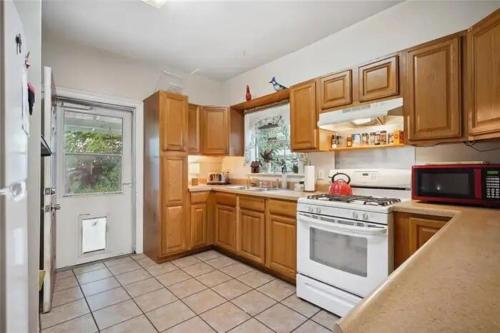 East Riverside- Great Location-quiet & - Metairie, LA