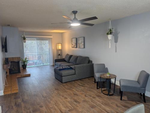 Entire One Bedroom Condo With Ac, Wifi, & Pool - San Antonio