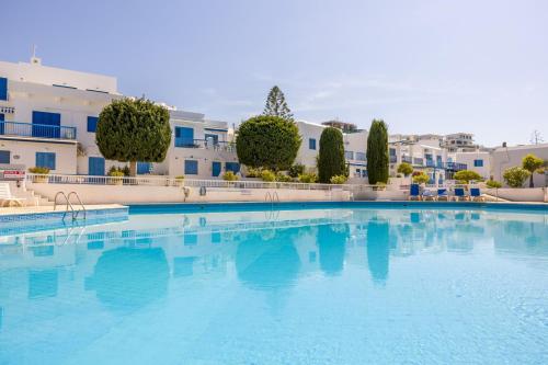 Yellow 16 Sea View Vacation Home - Paphos