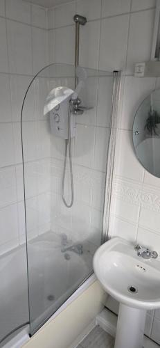 King Size Bed & Private Bathroom Family And Bunk Bed - 伯明翰