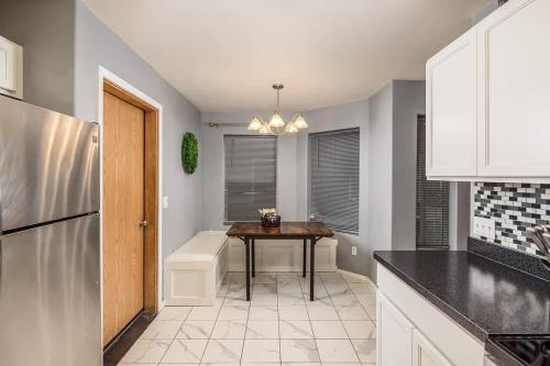 Cozy Townhouse Close To Airport - Anchorage, AK