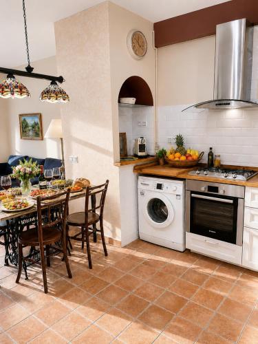 Del Sol Estilo Mediterraneo Con Aire Acondicionado - La Escala