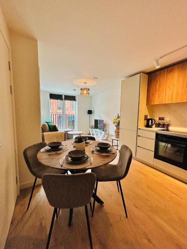 Birmingham City Centre, Luxury 1 Bed Apartment 28 - Free Parking - Birmingham Airport (BHX)