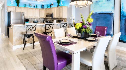 Luxury Vacation Escape Free Beach Service Come Relax Book Now! - Panama City Beach, FL
