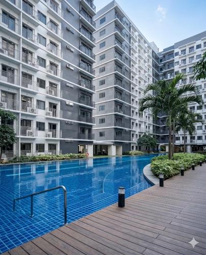 Cozy Minimalist Condo With Balcony Near Moa - Pasay