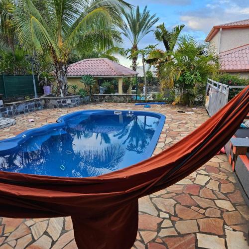 Cozy 1-bedroom With Swimming Pool Near Beaches & Cilaos - Saint-Pierre