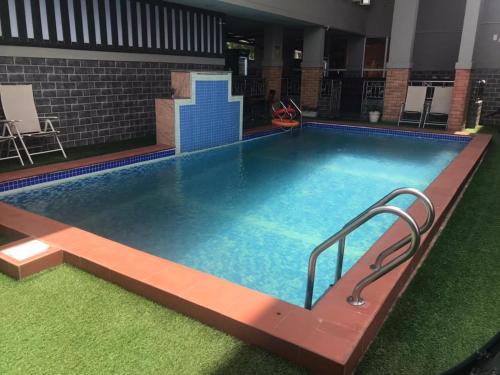 Adj Royalty Hotel & Suites - Benin City