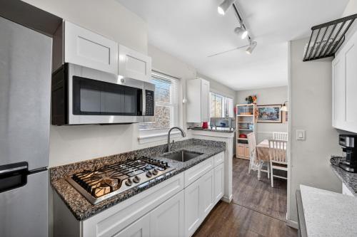 New Carrollton Home Between Baltimore + Dc! - Largo, MD