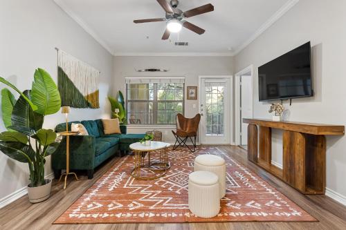 Modern Ground 1br W Pool Free Parking Pec 8104 - サン・アントニオ, TX
