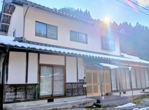 民泊Kururu 個室 鍵付き朝パン付きライダー用ガレージ有り - 岡山県