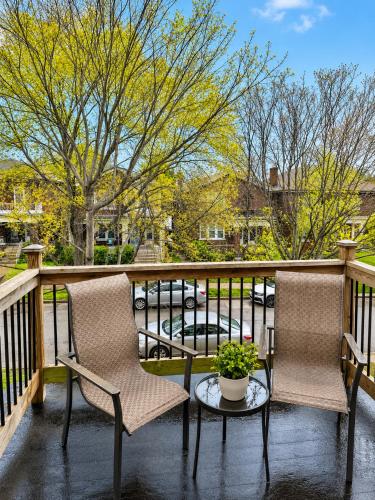Central Apt With Office & Balcony - STL Zoo, St. Louis