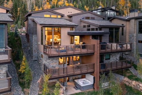 Winter Park Resort Villa 211 I Private Hot Tub I Great Views I Arcade I Discounted Attractions - Winter Park, CO