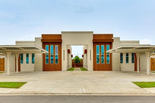 Modern Getaway W/ Private Patio & Grill In Mcallen - Mission, TX
