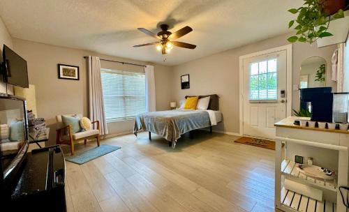 Disney, Universal, Epic Hub- Studio Suite - Orlando, FL