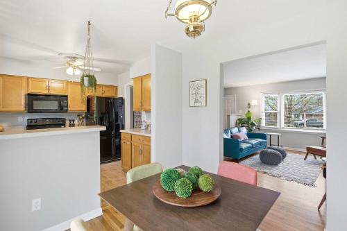 Modern Home - Sleeps 6 - Near Downtown & Mizzou - Carousel, Columbia