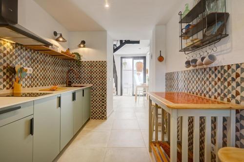 Old Town, Historic Townhouse, Rooftop And Courtyard - Estepona