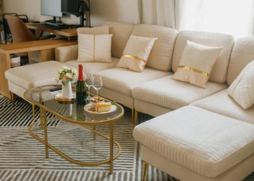 New Modern 3br • Gym • Workspace • Quiet Location - Elmhurst, IL
