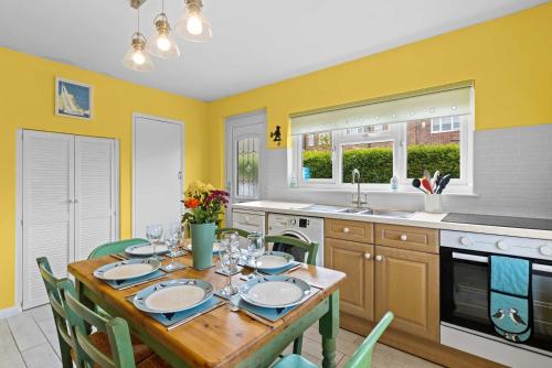 The Dinghy Coastal Bungalow In Pevensey Bay - Pevensey